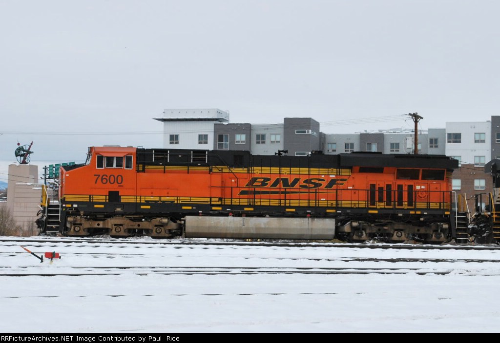 BNSF 7600